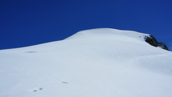 Pyramide Vincent (4215m), traversée SE > NW par la Pointe Giordani ...